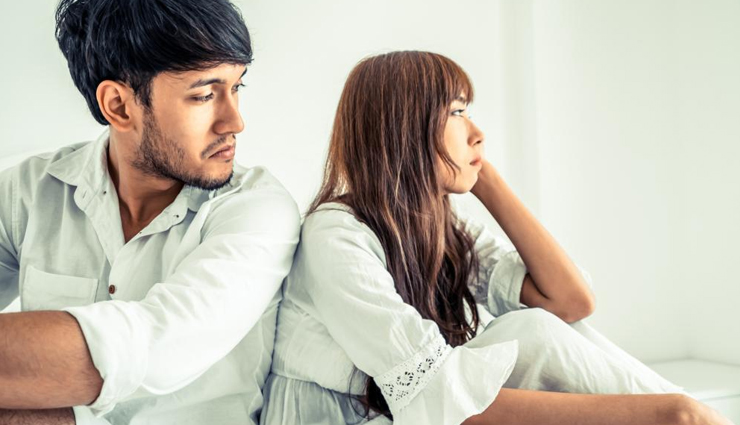 8 Signs You are Settling in an Unhappy Relationship - lifeberrys.com