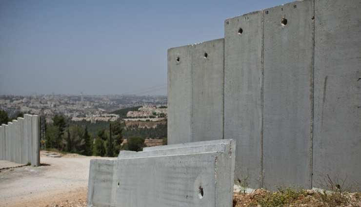 6 Unusual Walls To Visit Around The World - lifeberrys.com