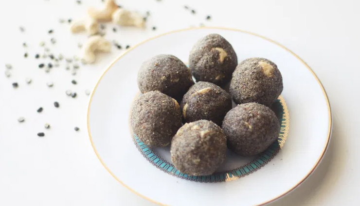 Recipe- Healthy for Winters Urad Dal Ladoo - lifeberrys.com