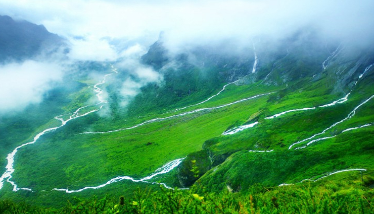 11 Most Beautiful Valleys To Visit Around The World - lifeberrys.com