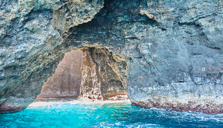 9 Most Amazing Sea Caves From Around The World - lifeberrys.com
