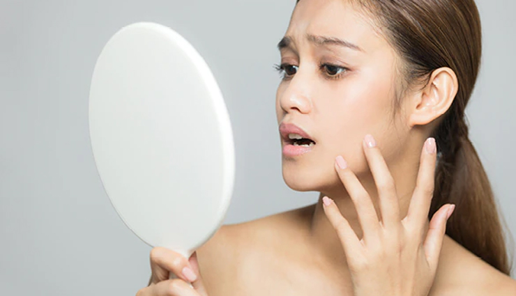 5 Harmful Effects of Using Cosmetic Products - lifeberrys.com