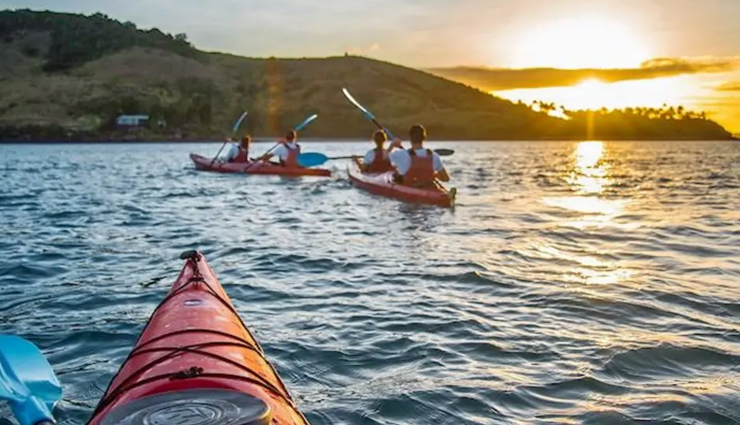 6 Water Sports in Goa You Must Try - lifeberrys.com