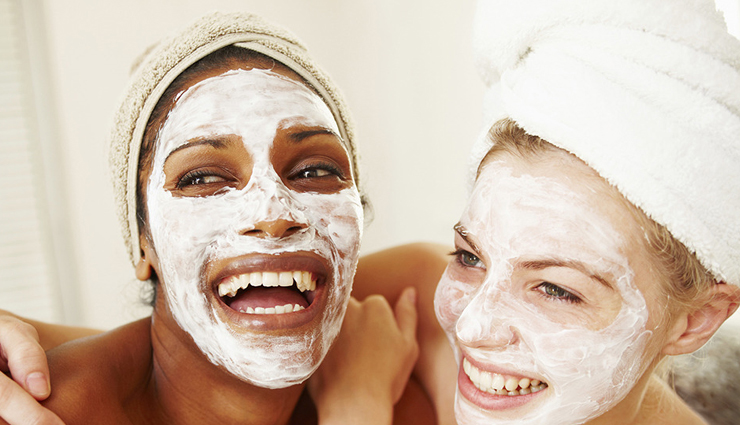 5 DIY Yogurt Face Mask To Get Glowing Skin - lifeberrys.com
