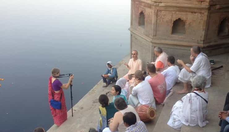 कृष्ण लीलाओं की कहानी बयां करते हैं वृंदावन के ये 10 खूबसूरत घाट, आपकी ...