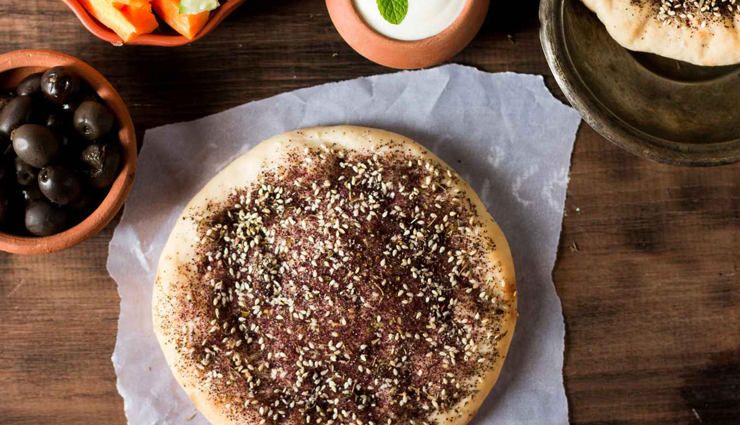 Recipe- Popular Dish From Middle East Zaatar Manakeesh - lifeberrys.com